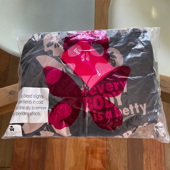 Betty Designs | Other | Betty Designs Short Sleeve Cycle Skinsuit ...